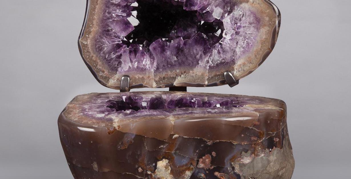Carol Tresor | POLISHED GEODE SPLIT IN TWO WITH AMETHYST INSIDE AND ...